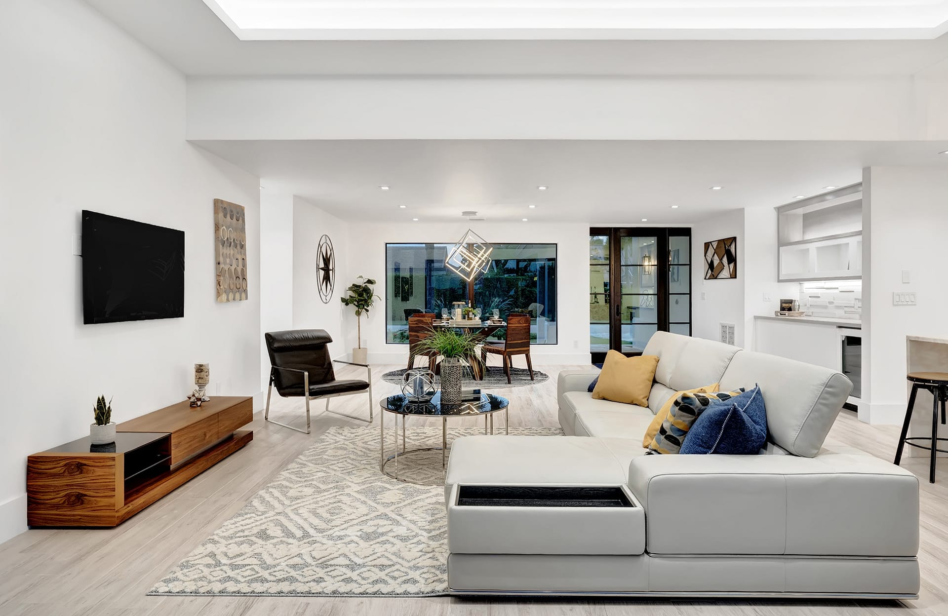 3755 Red Maple Circle - Bella Homes